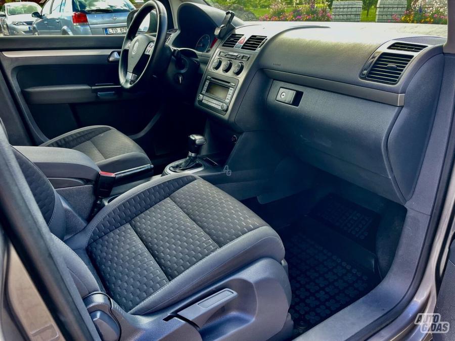 Volkswagen Touran 2008 Kauņa, ar dzinēja tilpumu 1.90 L un nobraukumu 343 tūkst. km par 2650 €, foto 13 vietnē AUTOMOTO.COM.LV