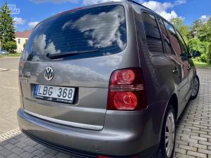Volkswagen Touran 2008 Kauņa, ar dzinēja tilpumu 1.90 L un nobraukumu 343 tūkst. km par 2650 €, foto 20 vietnē AUTOMOTO.COM.LV