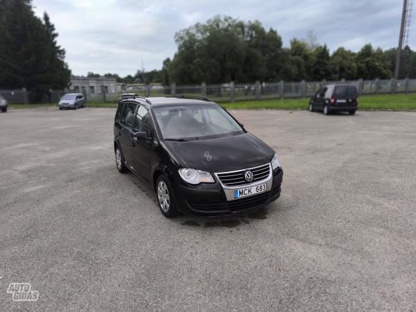 Volkswagen Touran 2008 in Kaunas, with an engine capacity of 1.90 L and mileage of 310 thousand km for 1790 €, photo 1 on AUTOMOTO.COM.LV