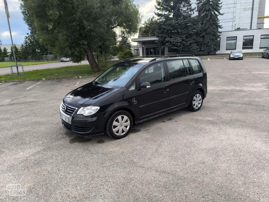 Volkswagen Touran 2008 Kauņa, ar dzinēja tilpumu 1.90 L un nobraukumu 310 tūkst. km par 1790 €, foto 4 vietnē AUTOMOTO.COM.LV