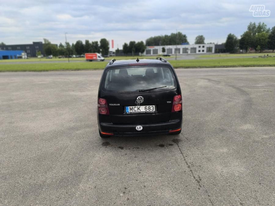 Volkswagen Touran 2008 Kauņa, ar dzinēja tilpumu 1.90 L un nobraukumu 310 tūkst. km par 1790 €, foto 10 vietnē AUTOMOTO.COM.LV