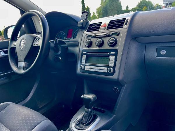 Volkswagen Touran 2008 in Kaunas, with an engine capacity of 1.90 L and mileage of 343 thousand km for 2450 €, photo 8 on AUTOMOTO.COM.LV
