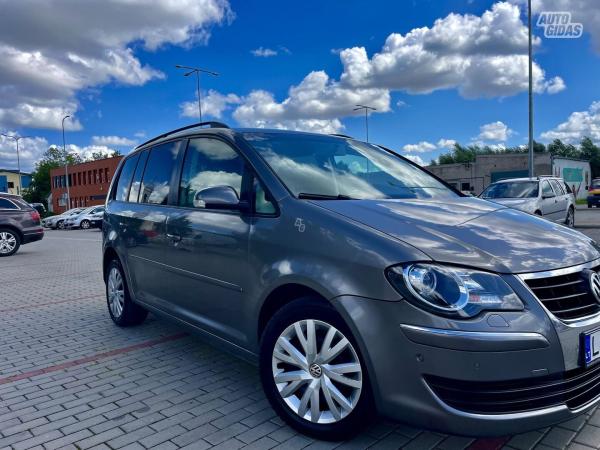 Volkswagen Touran 2008 in Kaunas, with an engine capacity of 1.90 L and mileage of 343 thousand km for 2450 €, photo 9 on AUTOMOTO.COM.LV