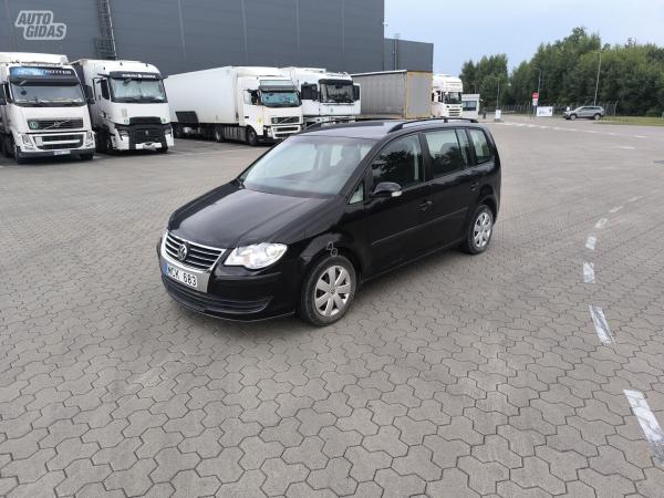 Volkswagen Touran 2008 in Kaunas, with an engine capacity of 1.90 L and mileage of 310 thousand km for 1590 €, photo 5 on AUTOMOTO.COM.LV