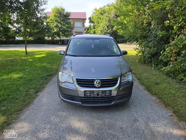 Volkswagen Touran 2008 in Vilnius, with an engine capacity of 2.00 L and mileage of 385 thousand km for 1850 €, photo 5 on AUTOMOTO.COM.LV