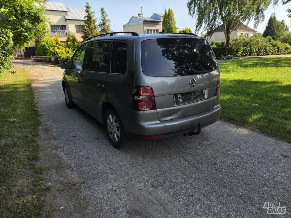 Volkswagen Touran 2008 in Vilnius, with an engine capacity of 2.00 L and mileage of 385 thousand km for 1850 €, photo 9 on AUTOMOTO.COM.LV
