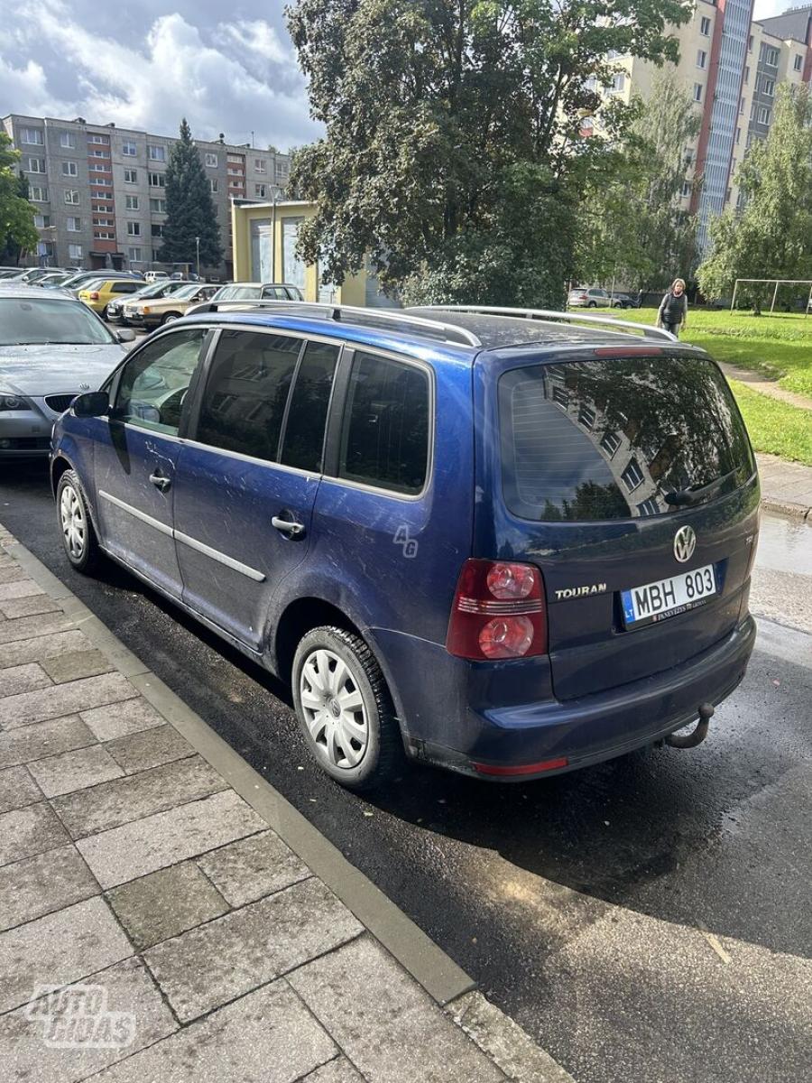 Volkswagen Touran 2008 Panevēža, ar dzinēja tilpumu 1.90 L un nobraukumu 272 tūkst. km par 1450 €, foto 5 vietnē AUTOMOTO.COM.LV
