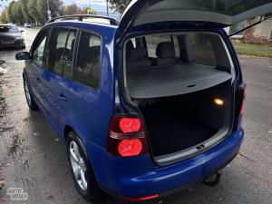 Volkswagen Touran 2008 Kauņa, ar dzinēja tilpumu 2.00 L un nobraukumu 300 tūkst. km par 1550 €, foto 5 vietnē AUTOMOTO.COM.LV