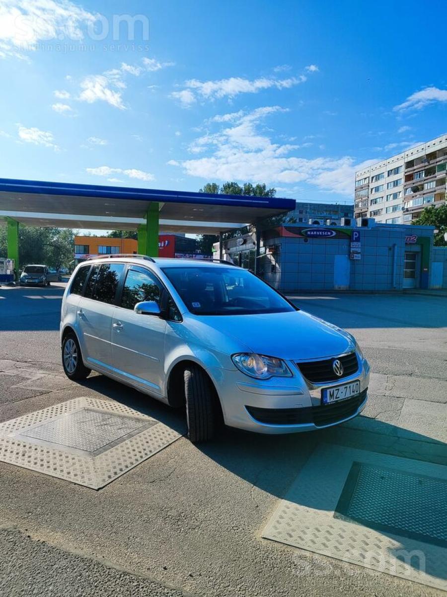 Volkswagen Touran 2009 Rīga, ar dzinēja tilpumu 1.90 L un nobraukumu 350 tūkst. km par 2595 €, foto 1 vietnē AUTOMOTO.COM.LV
