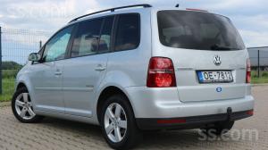 Volkswagen Touran 2009 in Riga, with an engine capacity of 1.90 L and mileage of 291 thousand km for 4350 €, photo 11 on AUTOMOTO.COM.LV