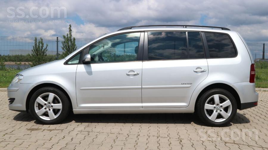 Volkswagen Touran 2009 in Riga, with an engine capacity of 1.90 L and mileage of 291 thousand km for 4350 €, photo 12 on AUTOMOTO.COM.LV