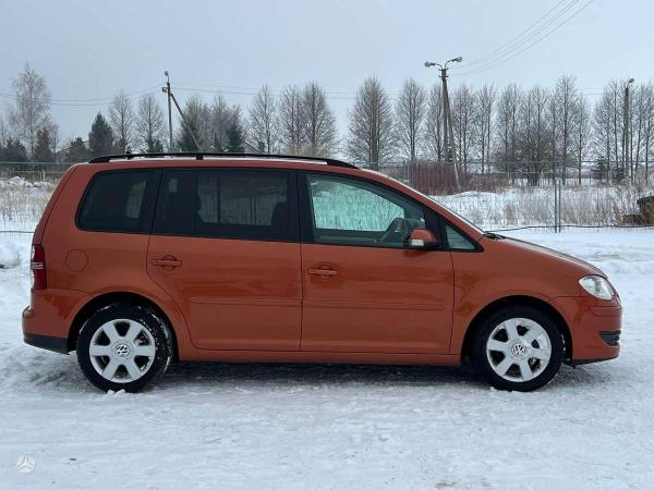 Volkswagen Touran 2009 Kėdainiai, ar dzinēja tilpumu 1.97 L un nobraukumu 265 tūkst. km par 4250 €, foto 6 vietnē AUTOMOTO.COM.LV