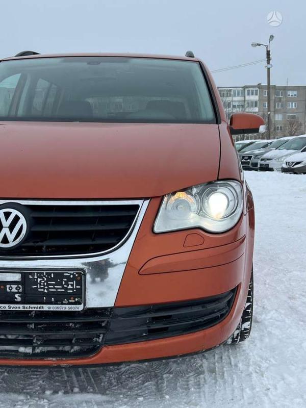 Volkswagen Touran 2009 Kėdainiai, ar dzinēja tilpumu 1.97 L un nobraukumu 265 tūkst. km par 4250 €, foto 9 vietnē AUTOMOTO.COM.LV