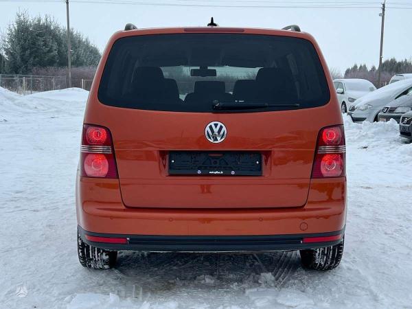 Volkswagen Touran 2009 Kėdainiai, ar dzinēja tilpumu 1.97 L un nobraukumu 265 tūkst. km par 4250 €, foto 10 vietnē AUTOMOTO.COM.LV