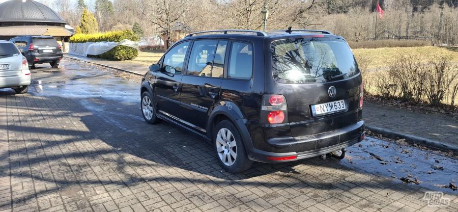 Volkswagen Touran 2009 Viļņa, ar dzinēja tilpumu 2.00 L un nobraukumu 312 tūkst. km par 2750 €, foto 3 vietnē AUTOMOTO.COM.LV
