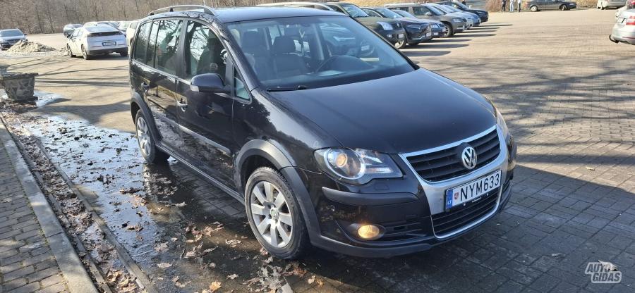 Volkswagen Touran 2009 Viļņa, ar dzinēja tilpumu 2.00 L un nobraukumu 312 tūkst. km par 2750 €, foto 5 vietnē AUTOMOTO.COM.LV