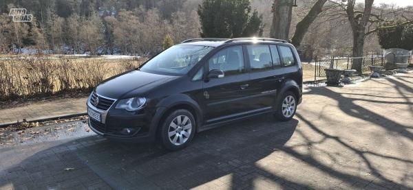 Volkswagen Touran 2009 in Vilnius, with an engine capacity of 2.00 L and mileage of 312 thousand km for 2750 €, photo 6 on AUTOMOTO.COM.LV