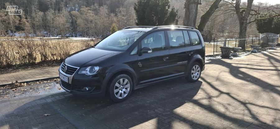 Volkswagen Touran 2009 Viļņa, ar dzinēja tilpumu 2.00 L un nobraukumu 312 tūkst. km par 2750 €, foto 6 vietnē AUTOMOTO.COM.LV