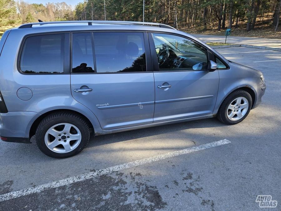 Volkswagen Touran 2009 Prienai, ar dzinēja tilpumu 1.40 L un nobraukumu 294 tūkst. km par 1500 €, foto 3 vietnē AUTOMOTO.COM.LV