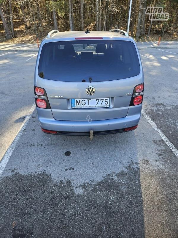 Volkswagen Touran 2009 Prienai, ar dzinēja tilpumu 1.40 L un nobraukumu 294 tūkst. km par 1500 €, foto 3 vietnē AUTOMOTO.COM.LV