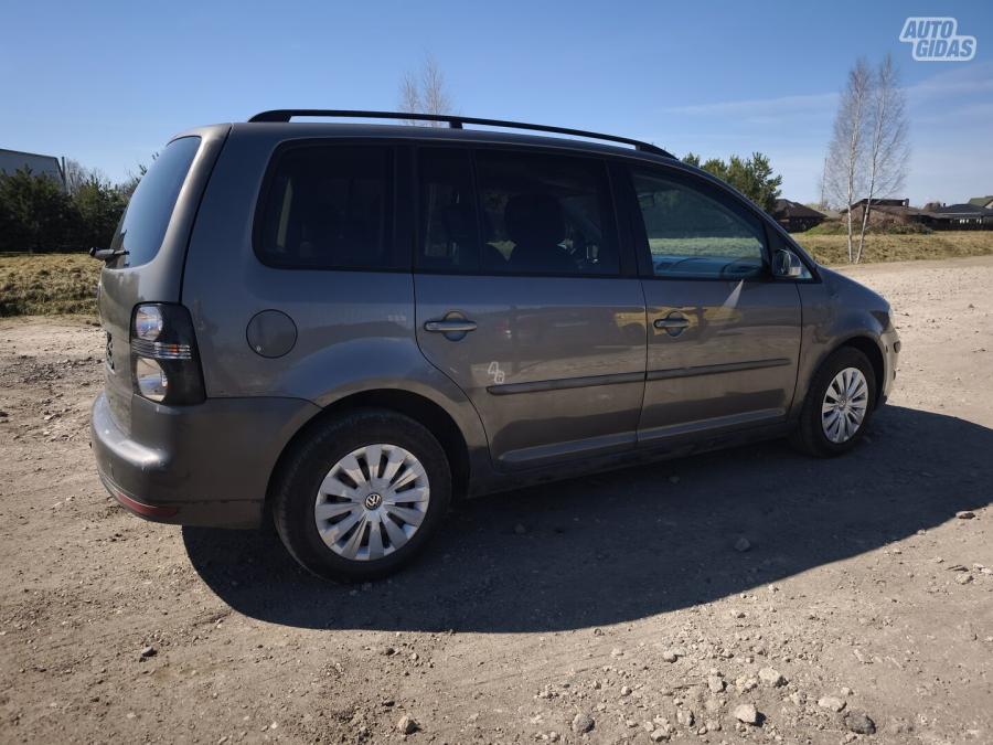 Volkswagen Touran 2009 in Taurage, with an engine capacity of 1.90 L and mileage of 272 thousand km for 1900 €, photo 7 on AUTOMOTO.COM.LV