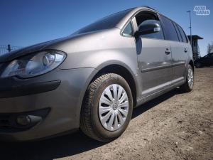 Volkswagen Touran 2009 in Taurage, with an engine capacity of 1.90 L and mileage of 272 thousand km for 1900 €, photo 12 on AUTOMOTO.COM.LV