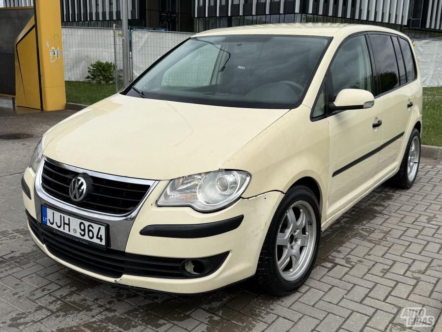 Фольксваген Туран 2009 в Каунас, объемом двигателя 1.90 л и пробегом 455 тыс. км за 1000 €, фото 4 на AUTOMOTO.COM.LV