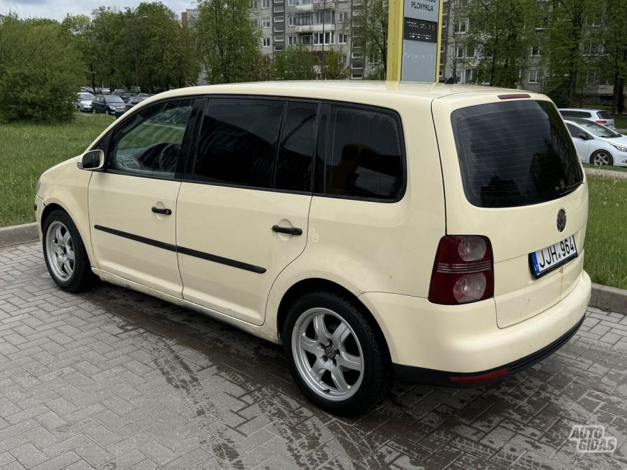 Фольксваген Туран 2009 в Каунас, объемом двигателя 1.90 л и пробегом 455 тыс. км за 1000 €, фото 7 на AUTOMOTO.COM.LV