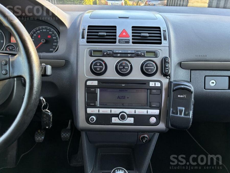 Фольксваген Туран 2009 в Даугавпилс, объемом двигателя 1.90 л и пробегом 0 тыс. км за 4500 €, фото 18 на AUTOMOTO.COM.LV