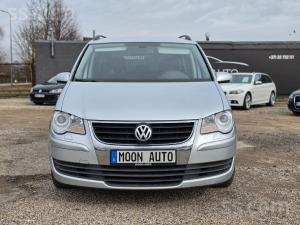 Volkswagen Touran 2009 in Liepaja, with an engine capacity of 1.40 L and mileage of 207 thousand km for 4300 €, photo 4 on AUTOMOTO.COM.LV