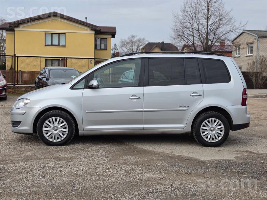 Volkswagen Touran 2009 in Liepaja, with an engine capacity of 1.40 L and mileage of 207 thousand km for 4300 €, photo 10 on AUTOMOTO.COM.LV