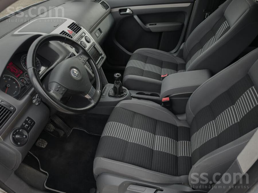 Volkswagen Touran 2009 in Liepaja, with an engine capacity of 1.40 L and mileage of 207 thousand km for 4300 €, photo 11 on AUTOMOTO.COM.LV