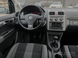 Volkswagen Touran 2009 in Liepaja, with an engine capacity of 1.40 L and mileage of 207 thousand km for 4300 €, photo 13 on AUTOMOTO.COM.LV