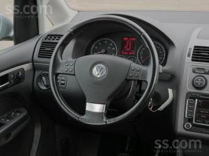 Volkswagen Touran 2009 in Liepaja, with an engine capacity of 1.40 L and mileage of 207 thousand km for 4300 €, photo 14 on AUTOMOTO.COM.LV