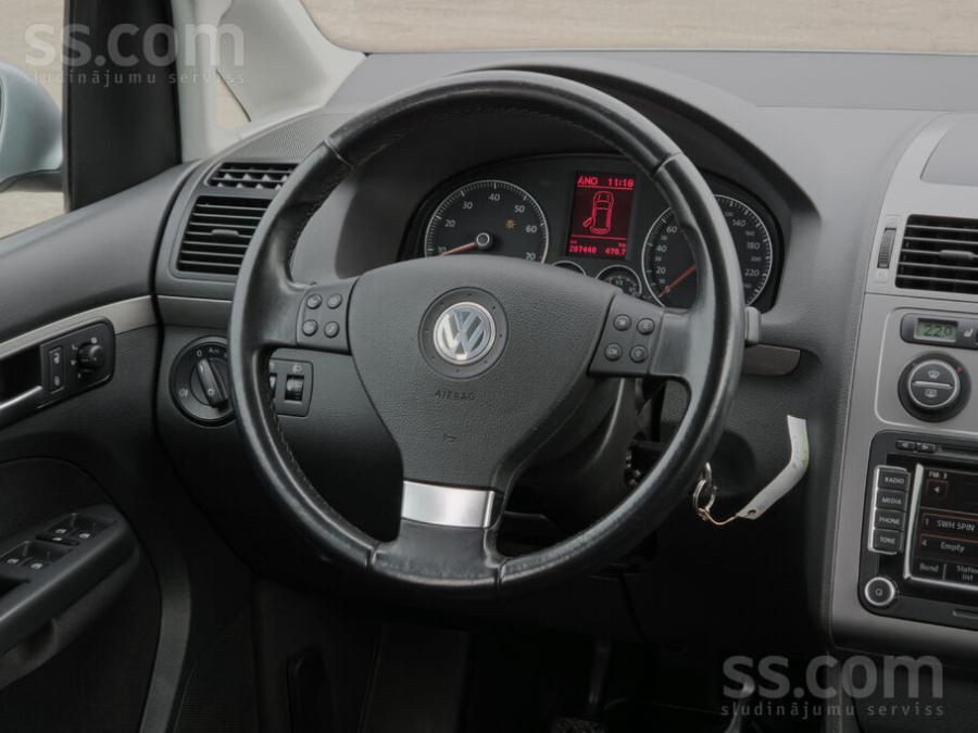 Volkswagen Touran 2009 in Liepaja, with an engine capacity of 1.40 L and mileage of 207 thousand km for 4300 €, photo 14 on AUTOMOTO.COM.LV