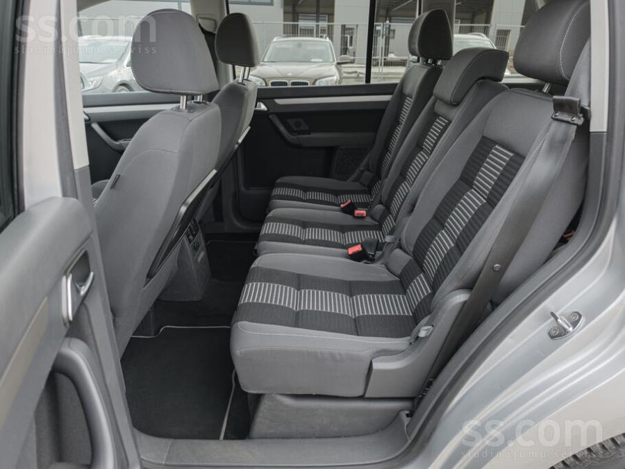 Volkswagen Touran 2009 in Liepaja, with an engine capacity of 1.40 L and mileage of 207 thousand km for 4300 €, photo 15 on AUTOMOTO.COM.LV