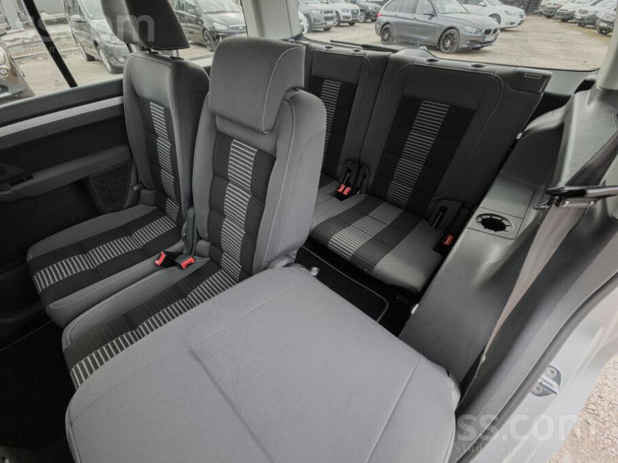 Volkswagen Touran 2009 in Liepaja, with an engine capacity of 1.40 L and mileage of 207 thousand km for 4300 €, photo 16 on AUTOMOTO.COM.LV