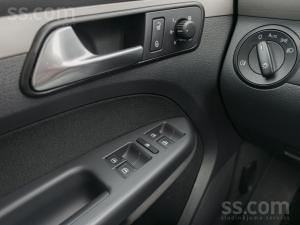 Volkswagen Touran 2009 in Liepaja, with an engine capacity of 1.40 L and mileage of 207 thousand km for 4300 €, photo 21 on AUTOMOTO.COM.LV