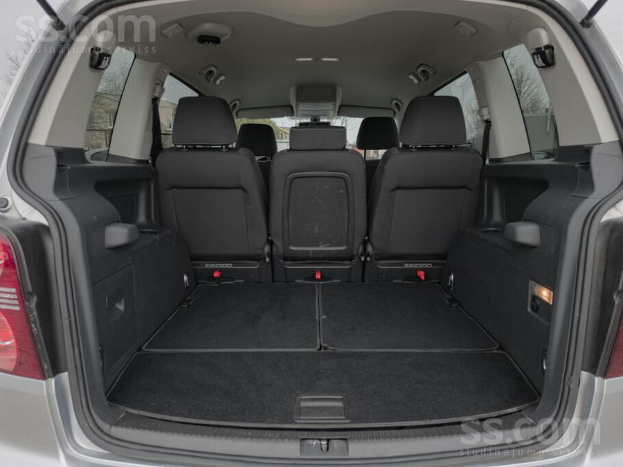 Volkswagen Touran 2009 in Liepaja, with an engine capacity of 1.40 L and mileage of 207 thousand km for 4300 €, photo 31 on AUTOMOTO.COM.LV