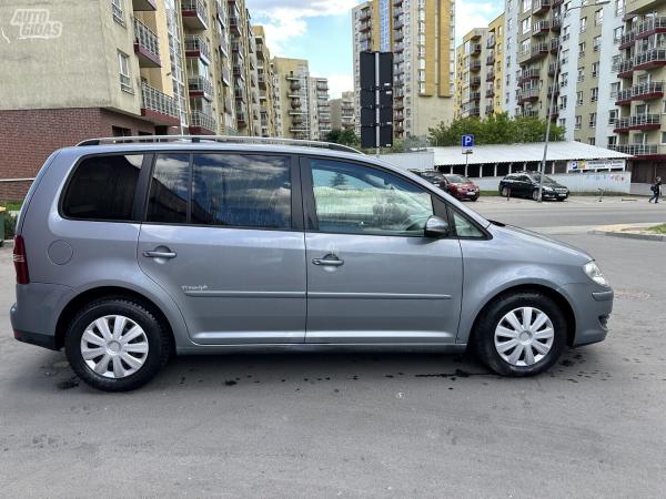 Volkswagen Touran 2009 Viļņa, ar dzinēja tilpumu 2.00 L un nobraukumu 310 tūkst. km par 2900 €, foto 4 vietnē AUTOMOTO.COM.LV