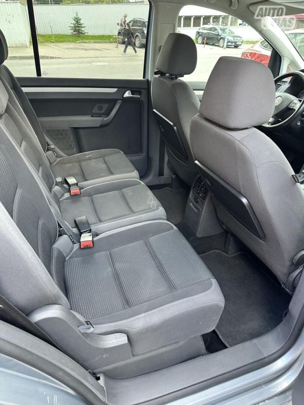 Volkswagen Touran 2009 Viļņa, ar dzinēja tilpumu 2.00 L un nobraukumu 310 tūkst. km par 2900 €, foto 9 vietnē AUTOMOTO.COM.LV