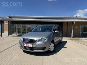 Volkswagen Touran 2009 in Gulbene, with an engine capacity of 1.60 L and mileage of 239 thousand km for 4990 €, photo  on AUTOMOTO.COM.LV