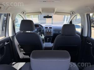 Volkswagen Touran 2009 in Gulbene, with an engine capacity of 1.60 L and mileage of 239 thousand km for 4990 €, photo 10 on AUTOMOTO.COM.LV