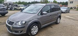 Volkswagen Touran 2009 Utena, ar dzinēja tilpumu 2.00 L un nobraukumu 257 tūkst. km par 4450 €, foto 9 vietnē AUTOMOTO.COM.LV