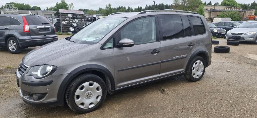 Volkswagen Touran 2009 Utena, ar dzinēja tilpumu 2.00 L un nobraukumu 257 tūkst. km par 4450 €, foto 11 vietnē AUTOMOTO.COM.LV