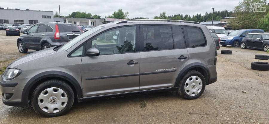 Volkswagen Touran 2009 Utena, ar dzinēja tilpumu 2.00 L un nobraukumu 257 tūkst. km par 4450 €, foto 13 vietnē AUTOMOTO.COM.LV