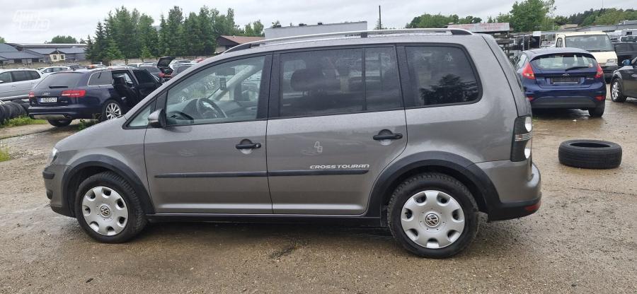 Volkswagen Touran 2009 Utena, ar dzinēja tilpumu 2.00 L un nobraukumu 257 tūkst. km par 4450 €, foto 15 vietnē AUTOMOTO.COM.LV