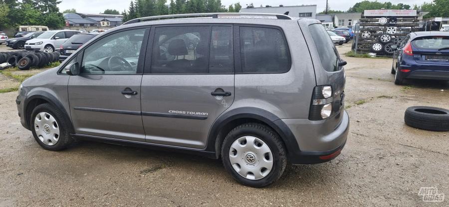 Volkswagen Touran 2009 Utena, ar dzinēja tilpumu 2.00 L un nobraukumu 257 tūkst. km par 4450 €, foto 16 vietnē AUTOMOTO.COM.LV