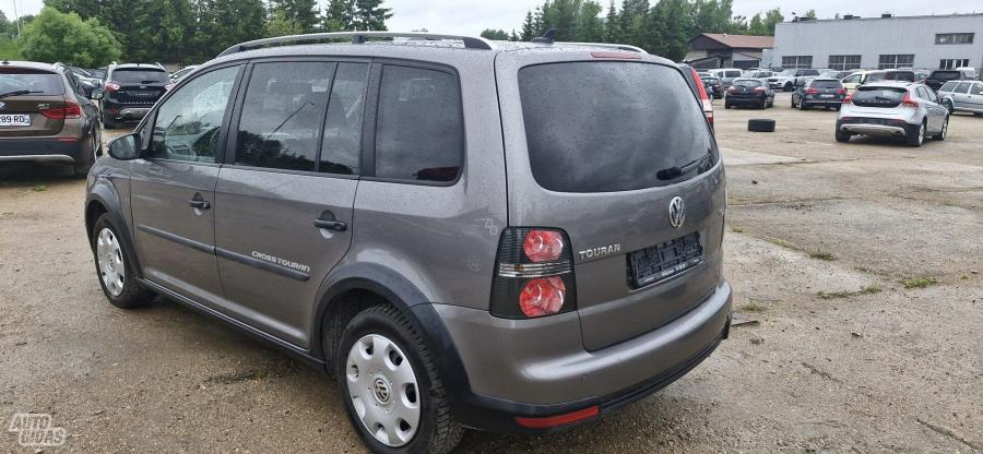 Volkswagen Touran 2009 Utena, ar dzinēja tilpumu 2.00 L un nobraukumu 257 tūkst. km par 4450 €, foto 18 vietnē AUTOMOTO.COM.LV