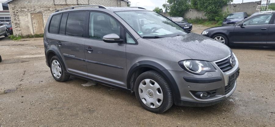 Volkswagen Touran 2009 Utena, ar dzinēja tilpumu 2.00 L un nobraukumu 257 tūkst. km par 4450 €, foto 25 vietnē AUTOMOTO.COM.LV